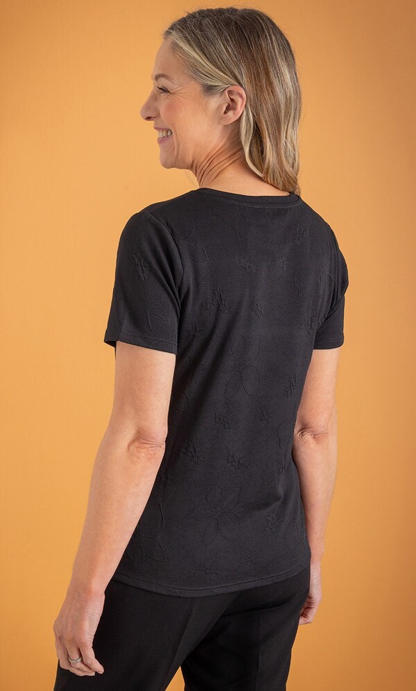 Anna Rose Floral Textured Short Sleeve Top in Black | Klass