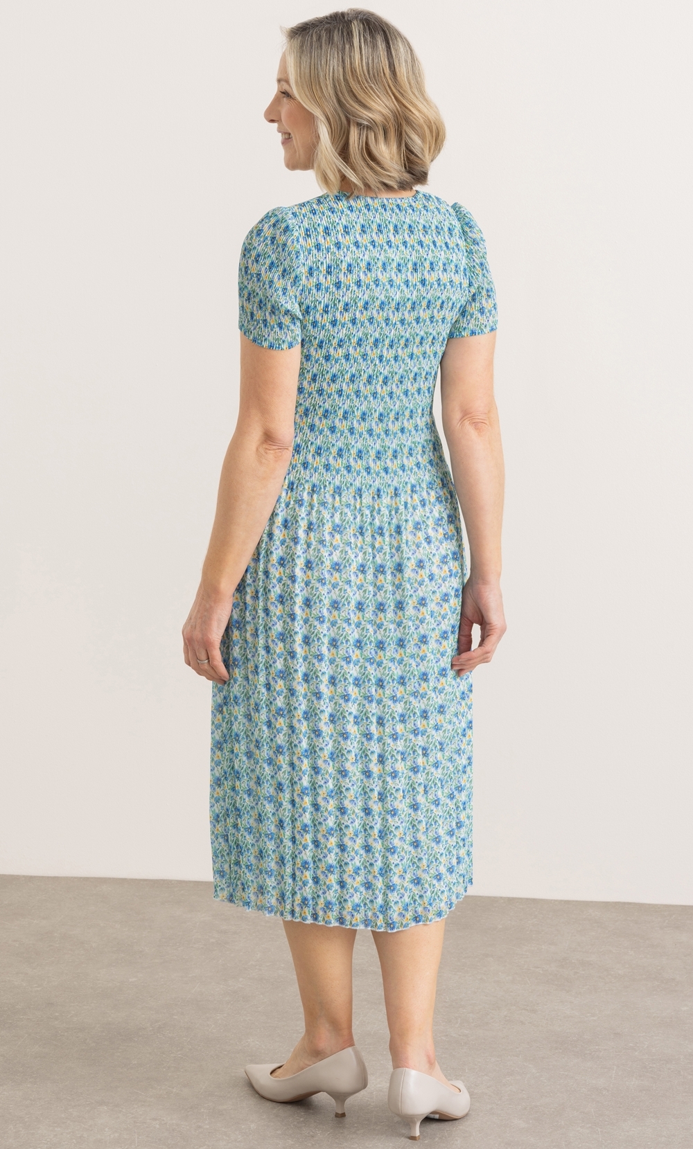 Anna Rose Pleated Floral Print Dress in White | Klass