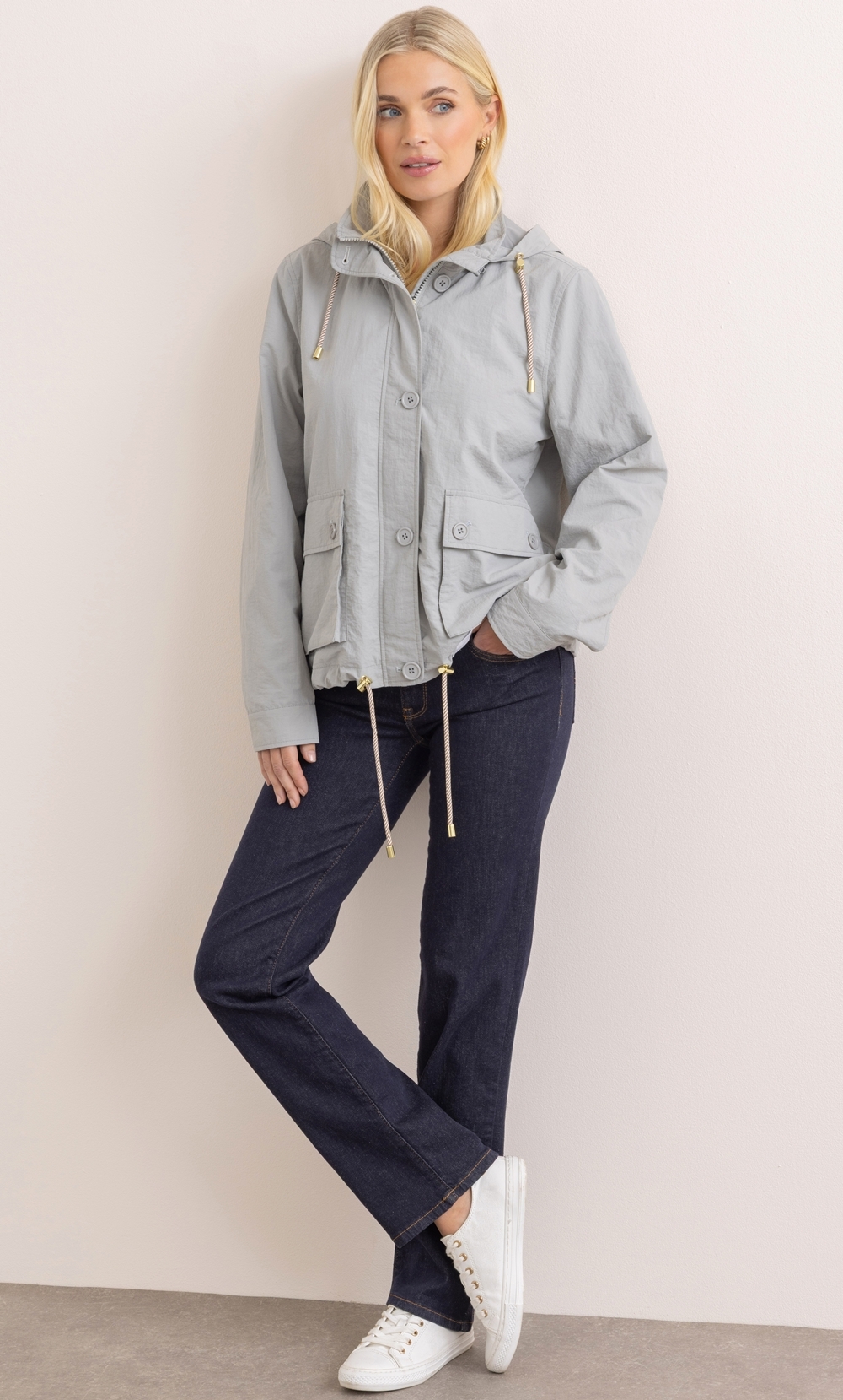 Hooded Lightweight Jacket in Grey | Klass